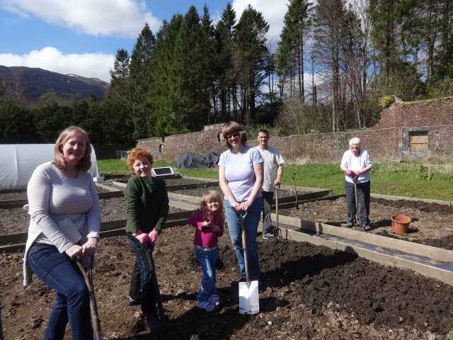A visit to the garden – ardentinny.org